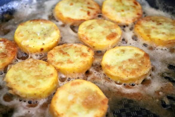Pan Fried Yellow Squash Recipe - AimeeStock.com